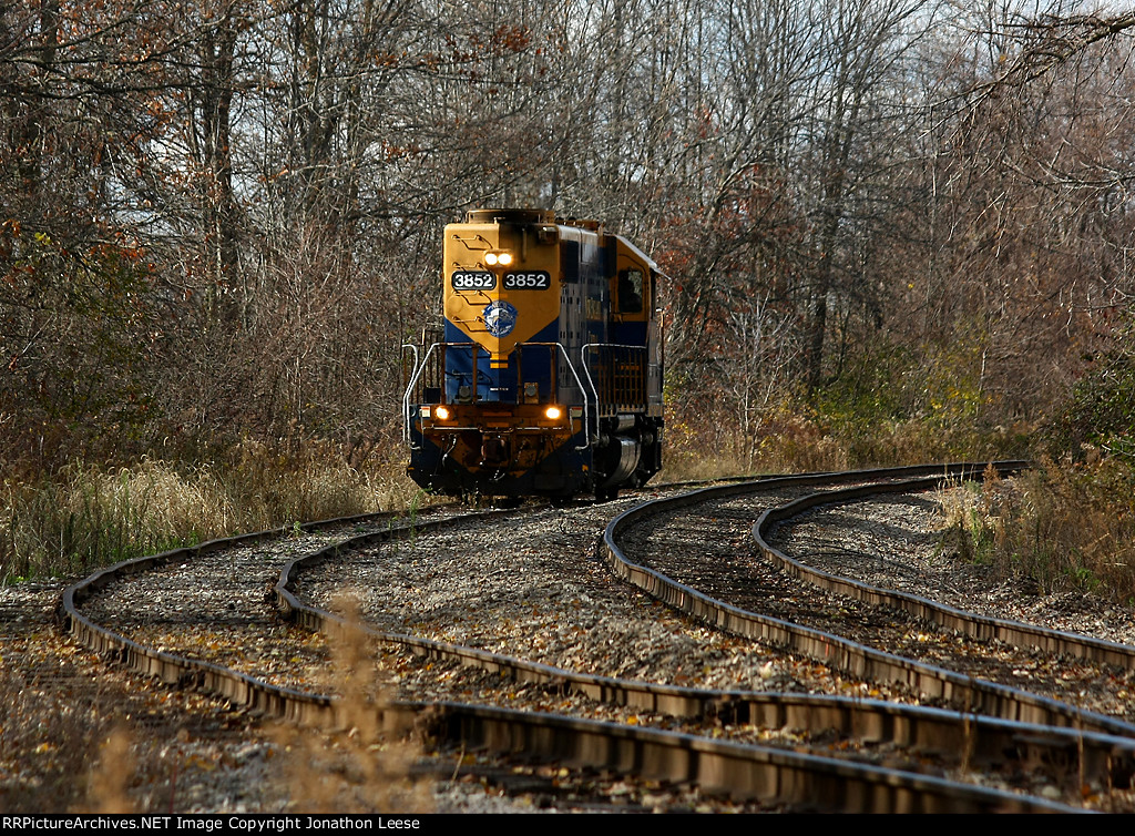 NECR 3852, the engine currently assigned to the Mid Michigan RR's Alma line, runs through the ...